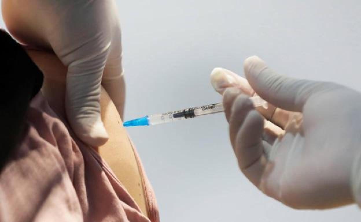 Sanidad aprueba la cuarta dosis de la vacuna contra el Covid en inmunodeprimidos | Diario Sur